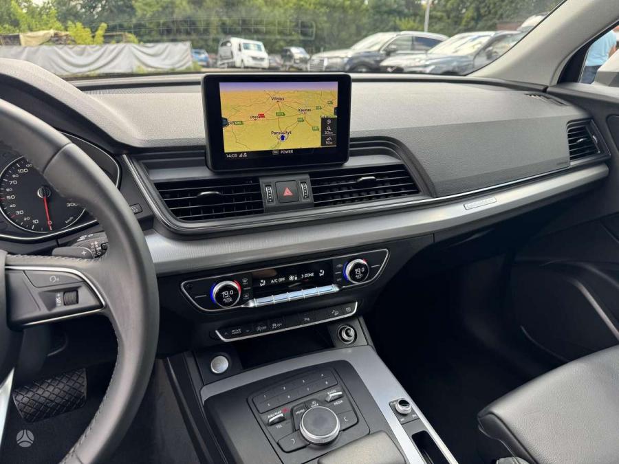 Grey Audi Q5 2017 in Panevezys, with an engine capacity of 1.97 L and mileage of 114 thousand km for 19400 €, photo 9 on AUTOMOTO.COM.LV