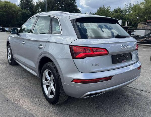 Grey Audi Q5 2017 in Panevezys, with an engine capacity of 1.97 L and mileage of 114 thousand km for 19400 €, photo 5 on AUTOMOTO.COM.LV