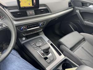 Grey Audi Q5 2017 in Panevezys, with an engine capacity of 1.97 L and mileage of 114 thousand km for 19400 €, photo 10 on AUTOMOTO.COM.LV