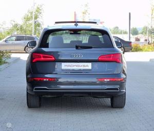 Grey Audi Q5 2017 in Vilnius, with an engine capacity of 2.00 L and mileage of 211 thousand km for 22350 €, photo 11 on AUTOMOTO.COM.LV