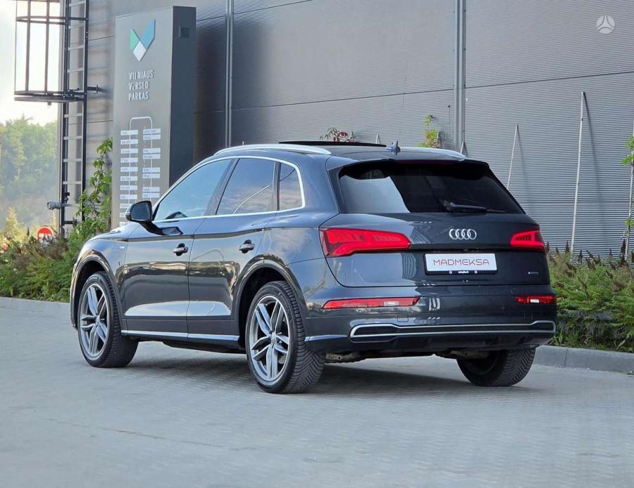 Grey Audi Q5 2017 in Vilnius, with an engine capacity of 2.00 L and mileage of 211 thousand km for 22350 €, photo 14 on AUTOMOTO.COM.LV