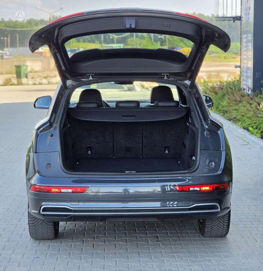 Grey Audi Q5 2017 in Vilnius, with an engine capacity of 2.00 L and mileage of 211 thousand km for 22350 €, photo 23 on AUTOMOTO.COM.LV