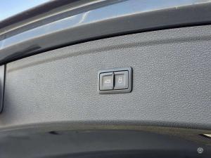 Grey Audi Q5 2017 in Vilnius, with an engine capacity of 2.00 L and mileage of 211 thousand km for 22350 €, photo 25 on AUTOMOTO.COM.LV