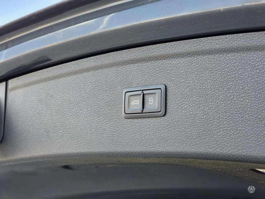 Grey Audi Q5 2017 in Vilnius, with an engine capacity of 2.00 L and mileage of 211 thousand km for 22350 €, photo 25 on AUTOMOTO.COM.LV