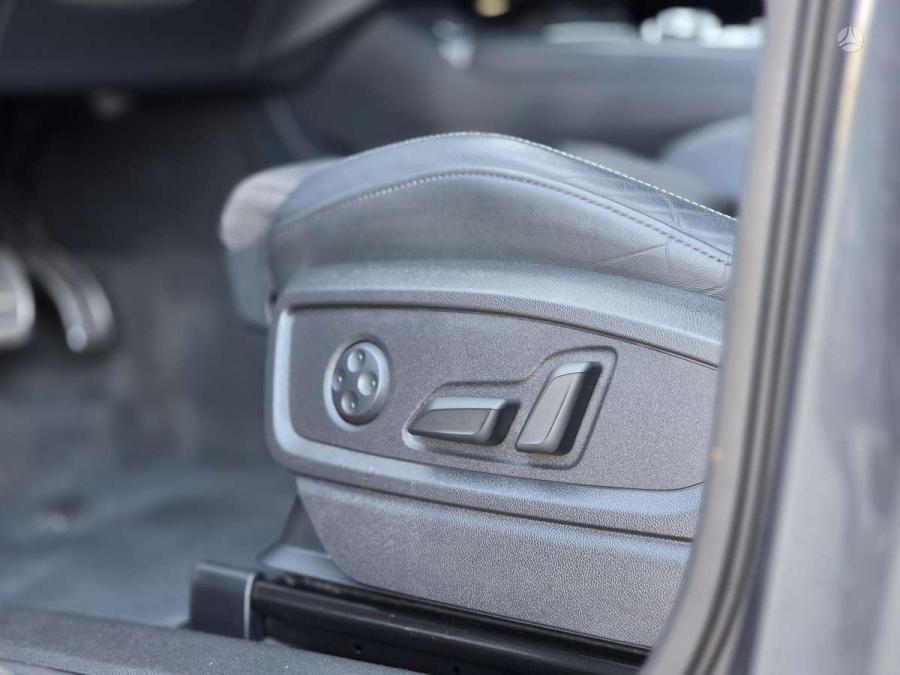 Grey Audi Q5 2017 in Vilnius, with an engine capacity of 2.00 L and mileage of 211 thousand km for 22350 €, photo 37 on AUTOMOTO.COM.LV