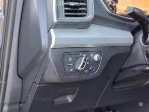 Grey Audi Q5 2017 in Vilnius, with an engine capacity of 2.00 L and mileage of 211 thousand km for 22350 €, photo 39 on AUTOMOTO.COM.LV