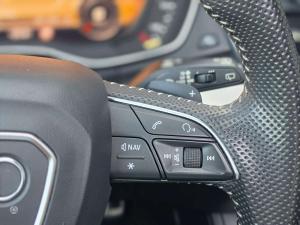 Grey Audi Q5 2017 in Vilnius, with an engine capacity of 2.00 L and mileage of 211 thousand km for 22350 €, photo 42 on AUTOMOTO.COM.LV