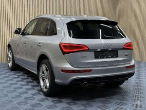 Grey Audi Q5 2017 in Marijampole, with an engine capacity of 2.97 L and mileage of 229 thousand km for 14500 €, photo 7 on AUTOMOTO.COM.LV