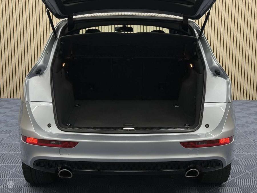 Grey Audi Q5 2017 in Marijampole, with an engine capacity of 2.97 L and mileage of 229 thousand km for 14500 €, photo 19 on AUTOMOTO.COM.LV