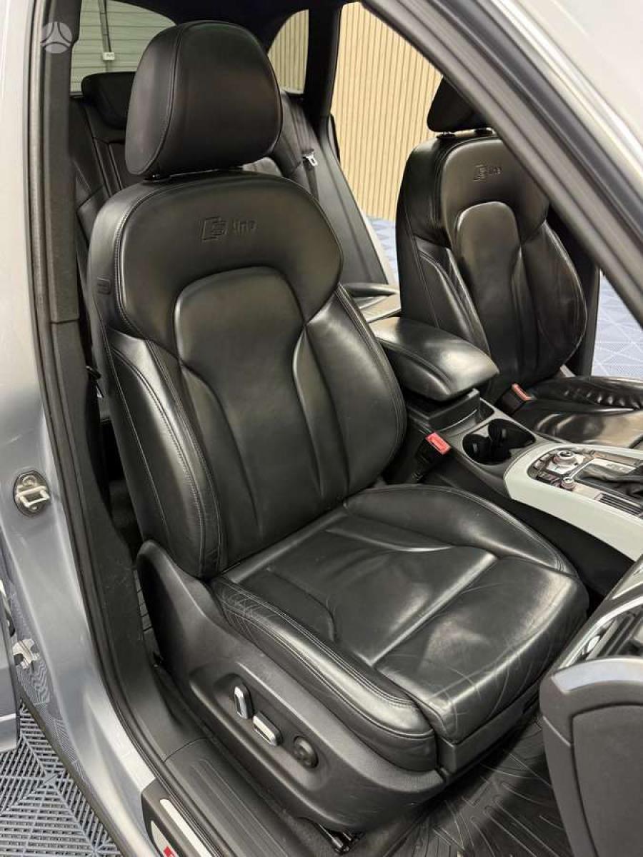 Grey Audi Q5 2017 in Marijampole, with an engine capacity of 2.97 L and mileage of 229 thousand km for 14500 €, photo 25 on AUTOMOTO.COM.LV