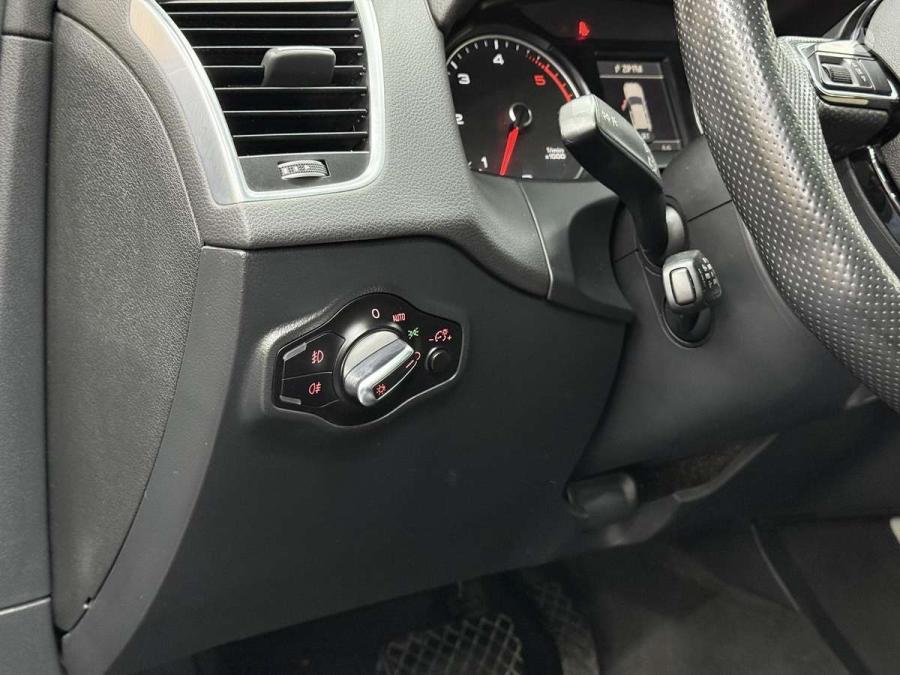 Grey Audi Q5 2017 in Marijampole, with an engine capacity of 2.97 L and mileage of 229 thousand km for 14500 €, photo 43 on AUTOMOTO.COM.LV