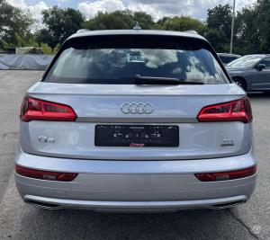 Grey Audi Q5 2017 in Panevezys, with an engine capacity of 1.97 L and mileage of 114 thousand km for 18900 €, photo 5 on AUTOMOTO.COM.LV