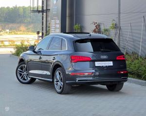 Grey Audi Q5 2017 in Vilnius, with an engine capacity of 2.00 L and mileage of 211 thousand km for 22350 €, photo 7 on AUTOMOTO.COM.LV