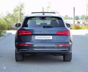 Grey Audi Q5 2017 in Vilnius, with an engine capacity of 2.00 L and mileage of 211 thousand km for 22250 €, photo 11 on AUTOMOTO.COM.LV