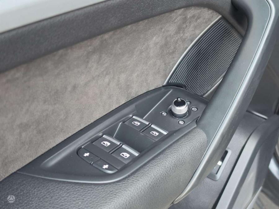 Grey Audi Q5 2017 in Vilnius, with an engine capacity of 2.00 L and mileage of 211 thousand km for 22250 €, photo 37 on AUTOMOTO.COM.LV