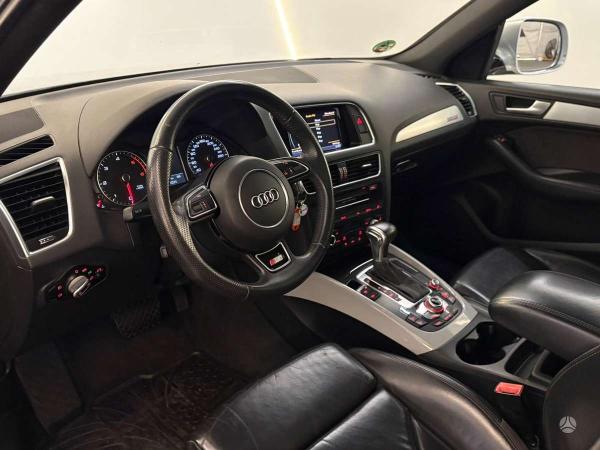 Grey Audi Q5 2017 in Marijampole, with an engine capacity of 2.97 L and mileage of 229 thousand km for 13999 €, photo 3 on AUTOMOTO.COM.LV