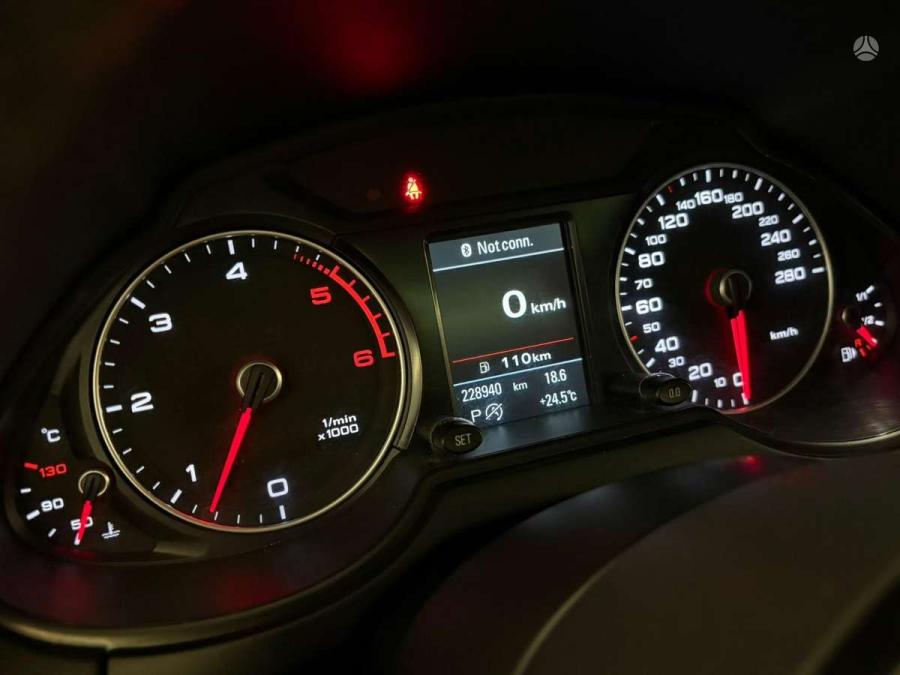 Grey Audi Q5 2017 in Marijampole, with an engine capacity of 2.97 L and mileage of 229 thousand km for 13999 €, photo 18 on AUTOMOTO.COM.LV