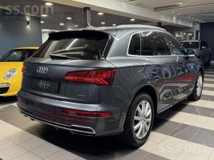 Grey Audi Q5 2018 in Riga, with an engine capacity of 2.00 L and mileage of 187 thousand km for 23990 €, photo 5 on AUTOMOTO.COM.LV