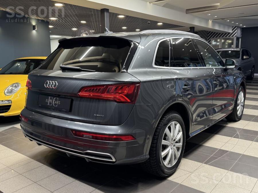 Grey Audi Q5 2018 in Riga, with an engine capacity of 2.00 L and mileage of 187 thousand km for 23990 €, photo 5 on AUTOMOTO.COM.LV