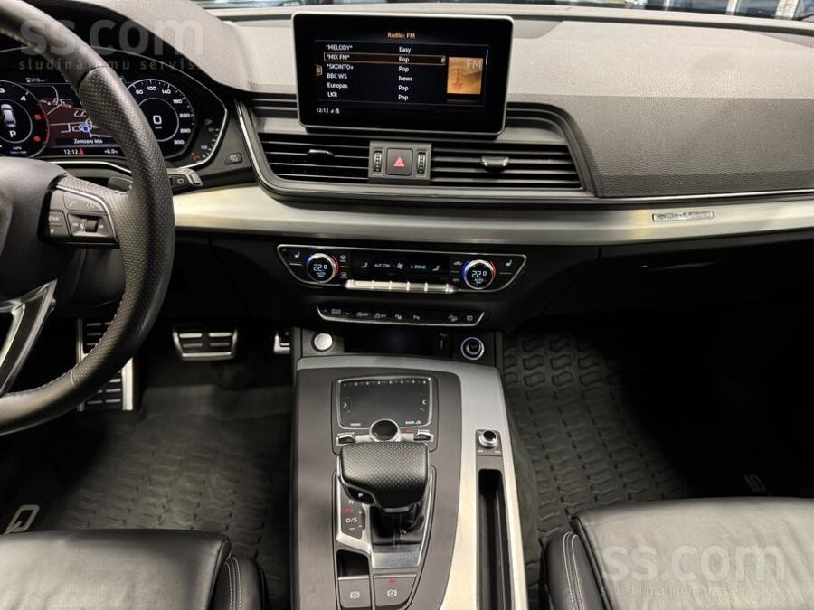 Grey Audi Q5 2018 in Riga, with an engine capacity of 2.00 L and mileage of 187 thousand km for 23990 €, photo 22 on AUTOMOTO.COM.LV