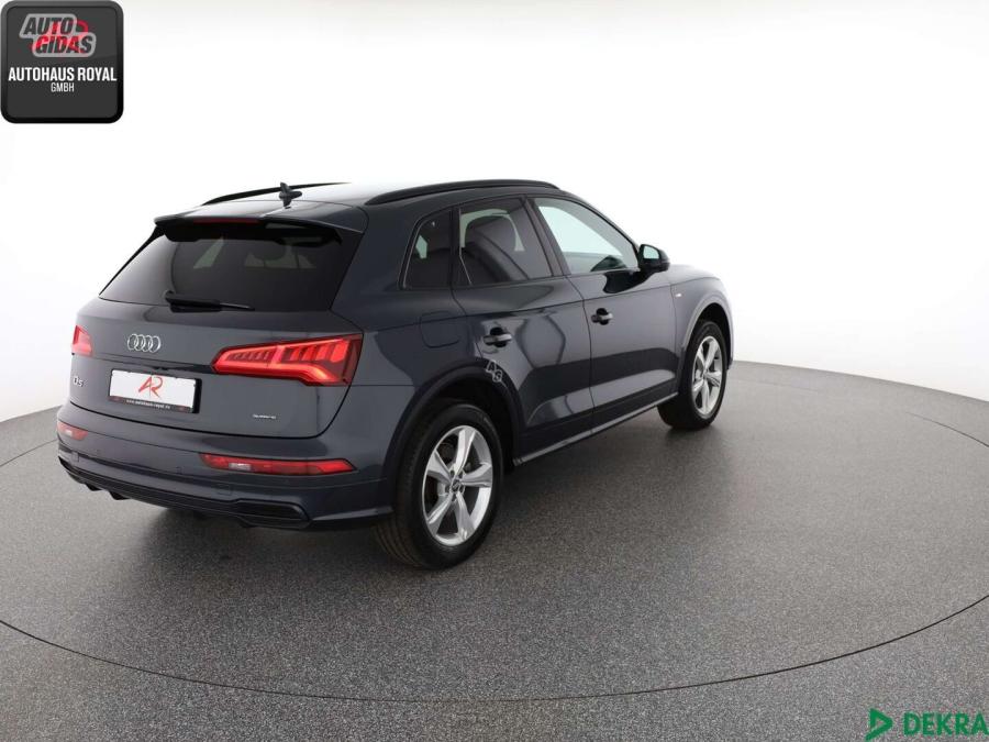 Grey Audi Q5 2018 in Kaunas, with an engine capacity of 2.00 L and mileage of 99 thousand km for 30516 €, photo 5 on AUTOMOTO.COM.LV