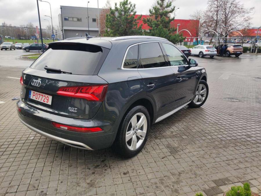 Grey Audi Q5 2018 in Vilnius, with an engine capacity of 1.98 L and mileage of 101 thousand km for 23200 €, photo 5 on AUTOMOTO.COM.LV