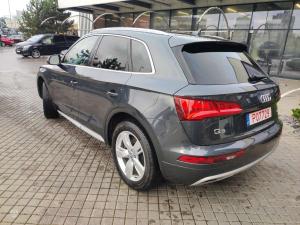 Grey Audi Q5 2018 in Vilnius, with an engine capacity of 1.98 L and mileage of 101 thousand km for 23200 €, photo 7 on AUTOMOTO.COM.LV