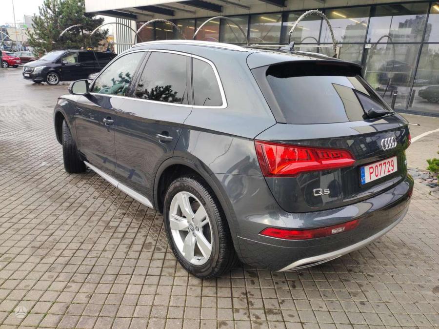 Grey Audi Q5 2018 in Vilnius, with an engine capacity of 1.98 L and mileage of 101 thousand km for 23200 €, photo 7 on AUTOMOTO.COM.LV