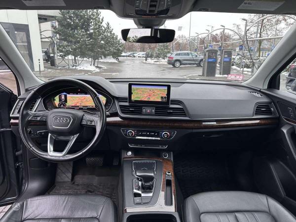 Grey Audi Q5 2018 in Vilnius, with an engine capacity of 1.98 L and mileage of 155 thousand km for 21500 €, photo 5 on AUTOMOTO.COM.LV