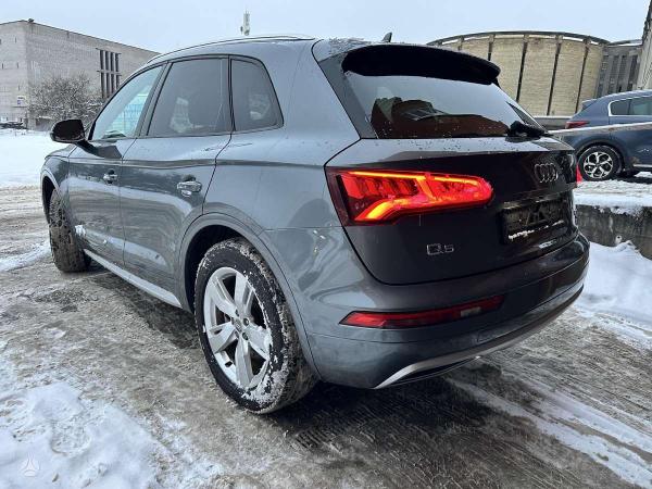 Grey Audi Q5 2018 in Vilnius, with an engine capacity of 1.98 L and mileage of 154 thousand km for 21200 €, photo 4 on AUTOMOTO.COM.LV