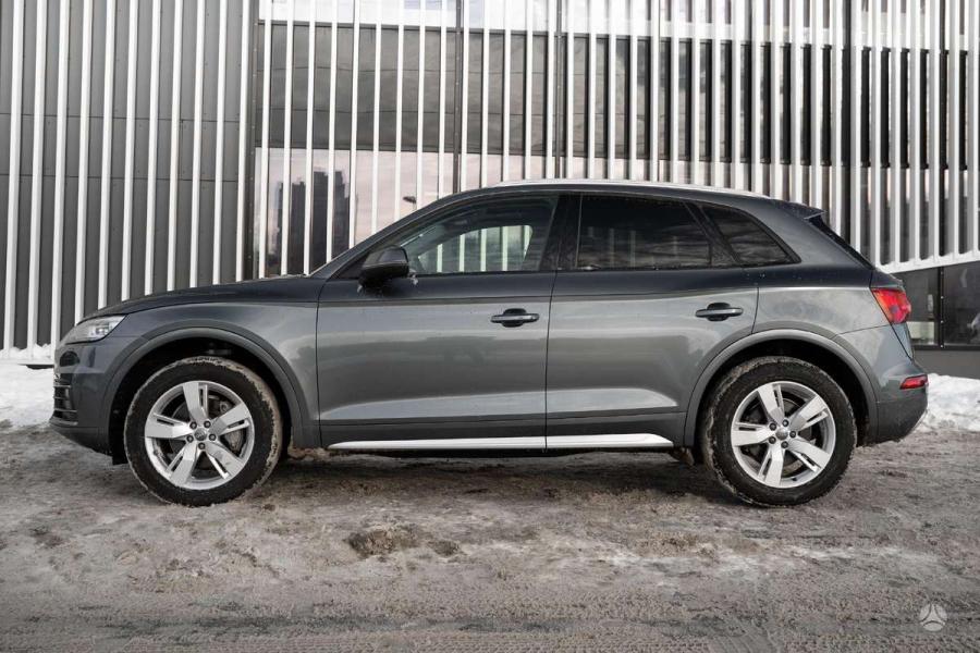 Grey Audi Q5 2018 in Vilnius, with an engine capacity of 1.98 L and mileage of 154 thousand km for 21800 €, photo 2 on AUTOMOTO.COM.LV
