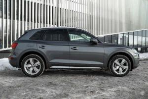 Grey Audi Q5 2018 in Vilnius, with an engine capacity of 1.98 L and mileage of 154 thousand km for 21800 €, photo 7 on AUTOMOTO.COM.LV