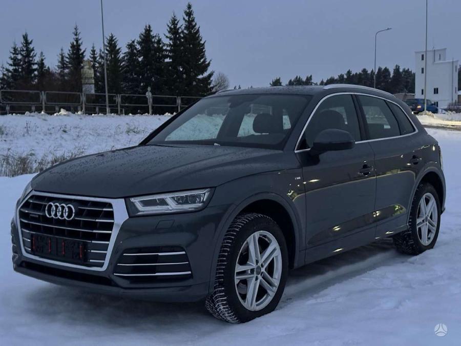 Grey Audi Q5 2018 in Utena, with an engine capacity of 1.97 L and mileage of 146 thousand km for 24700 €, photo 3 on AUTOMOTO.COM.LV