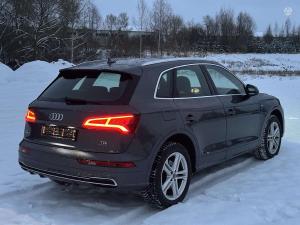 Grey Audi Q5 2018 in Utena, with an engine capacity of 1.97 L and mileage of 146 thousand km for 24700 €, photo 7 on AUTOMOTO.COM.LV