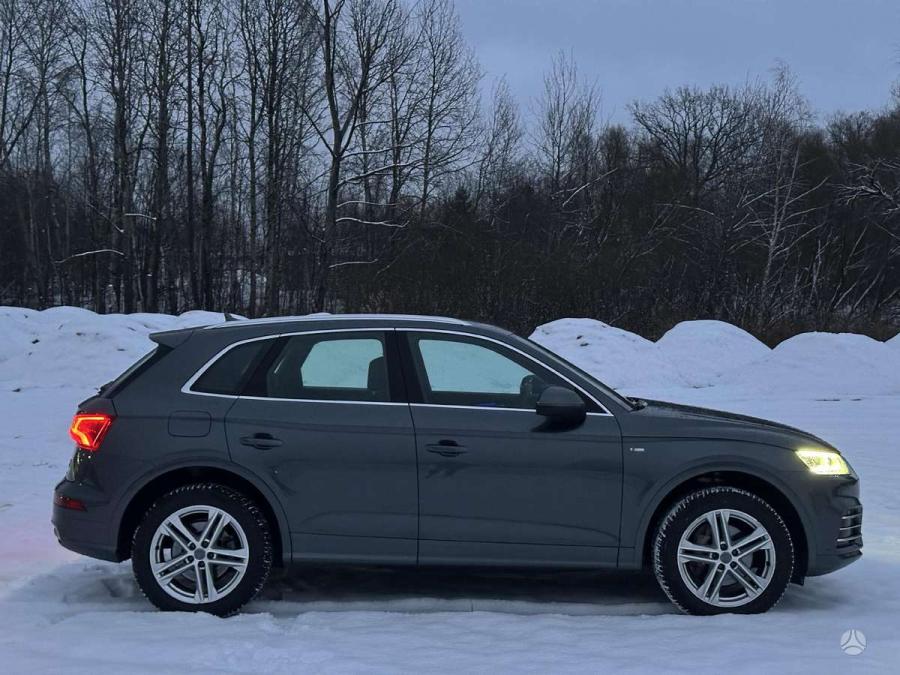 Grey Audi Q5 2018 in Utena, with an engine capacity of 1.97 L and mileage of 146 thousand km for 24700 €, photo 8 on AUTOMOTO.COM.LV
