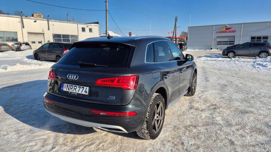 Grey Audi Q5 2018 in Jonava, with an engine capacity of 2.00 L and mileage of 210 thousand km for 19900 €, photo 8 on AUTOMOTO.COM.LV