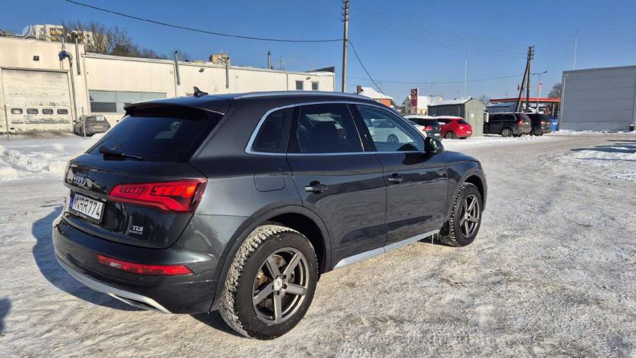 Grey Audi Q5 2018 in Jonava, with an engine capacity of 2.00 L and mileage of 210 thousand km for 19900 €, photo 9 on AUTOMOTO.COM.LV
