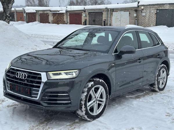 Grey Audi Q5 2018 in Utena, with an engine capacity of 1.97 L and mileage of 146 thousand km for 24600 €, photo 2 on AUTOMOTO.COM.LV