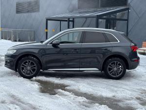 Grey Audi Q5 2018 in Jonava, with an engine capacity of 2.00 L and mileage of 204 thousand km for 20999 €, photo 5 on AUTOMOTO.COM.LV