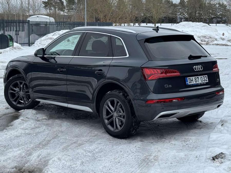 Grey Audi Q5 2018 in Jonava, with an engine capacity of 2.00 L and mileage of 204 thousand km for 20999 €, photo 6 on AUTOMOTO.COM.LV