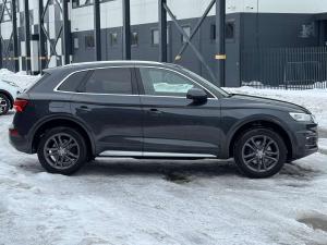Grey Audi Q5 2018 in Jonava, with an engine capacity of 2.00 L and mileage of 204 thousand km for 20999 €, photo 10 on AUTOMOTO.COM.LV