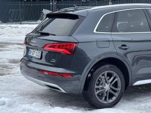 Grey Audi Q5 2018 in Jonava, with an engine capacity of 2.00 L and mileage of 204 thousand km for 20999 €, photo 15 on AUTOMOTO.COM.LV