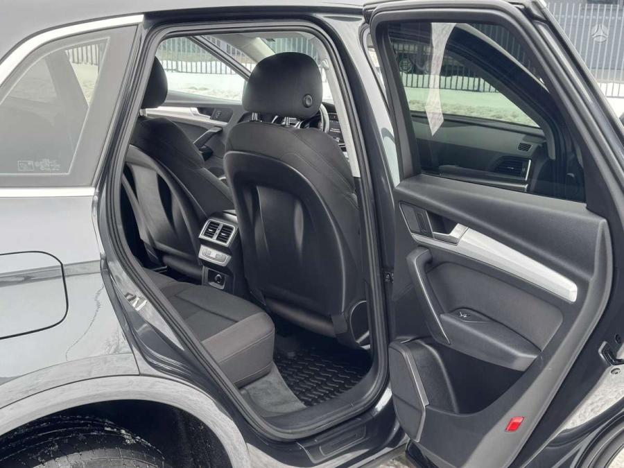 Grey Audi Q5 2018 in Jonava, with an engine capacity of 2.00 L and mileage of 204 thousand km for 20999 €, photo 20 on AUTOMOTO.COM.LV