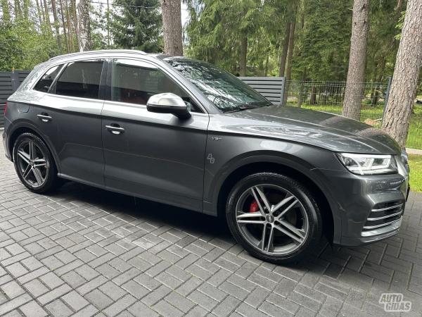Grey Audi Q5 2018 in Vilnius, with an engine capacity of 3.00 L and mileage of 186 thousand km for 23500 €, photo 4 on AUTOMOTO.COM.LV