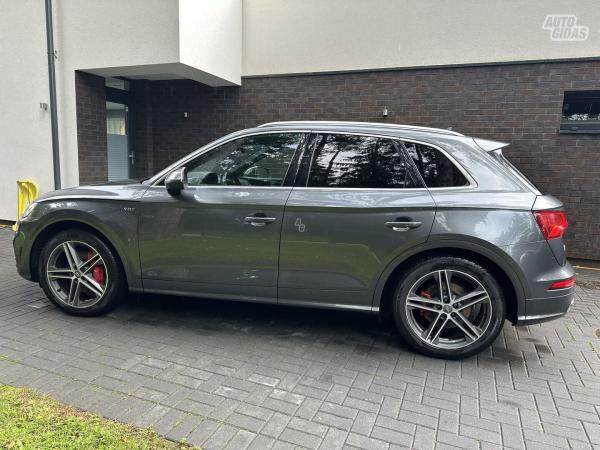 Grey Audi Q5 2018 in Vilnius, with an engine capacity of 3.00 L and mileage of 186 thousand km for 23500 €, photo 5 on AUTOMOTO.COM.LV