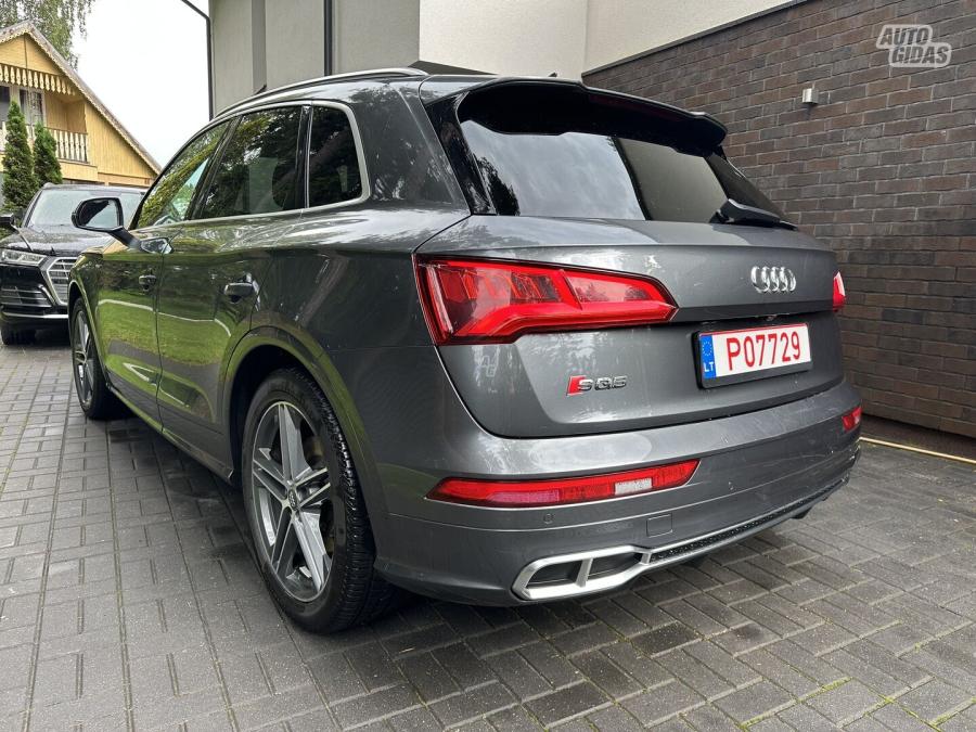 Grey Audi Q5 2018 in Vilnius, with an engine capacity of 3.00 L and mileage of 186 thousand km for 23500 €, photo 7 on AUTOMOTO.COM.LV