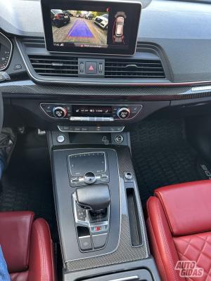 Grey Audi Q5 2018 in Vilnius, with an engine capacity of 3.00 L and mileage of 186 thousand km for 23500 €, photo 24 on AUTOMOTO.COM.LV