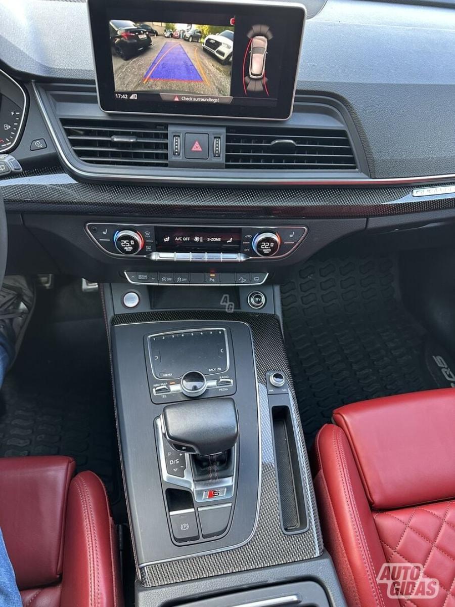 Grey Audi Q5 2018 in Vilnius, with an engine capacity of 3.00 L and mileage of 186 thousand km for 23500 €, photo 24 on AUTOMOTO.COM.LV