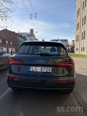 Grey Audi Q5 2018 in Riga, with an engine capacity of 2.00 L and mileage of 96 thousand km for 24000 €, photo 4 on AUTOMOTO.COM.LV
