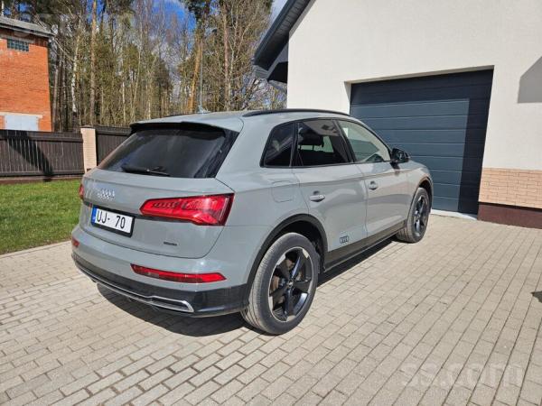 Grey Audi Q5 2018 in Valmiera, with an engine capacity of 3.00 L and mileage of 120 thousand km for 27900 €, photo 3 on AUTOMOTO.COM.LV